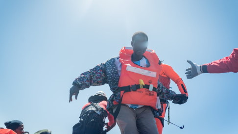 Soccorso nel Mediterraneo centrale: 55 persone tratte in salvo dalla ...