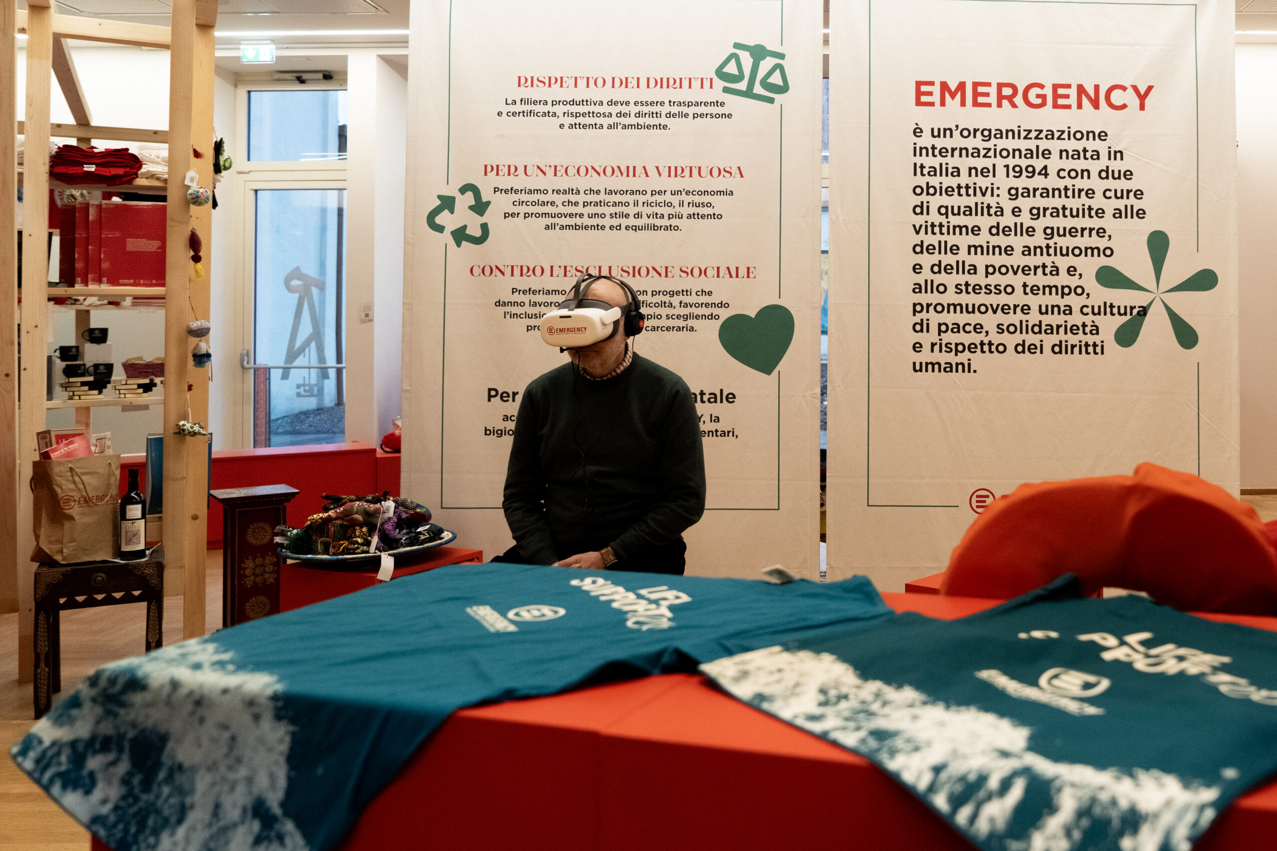 Negozi di Natale di EMERGENCY | EMERGENCY